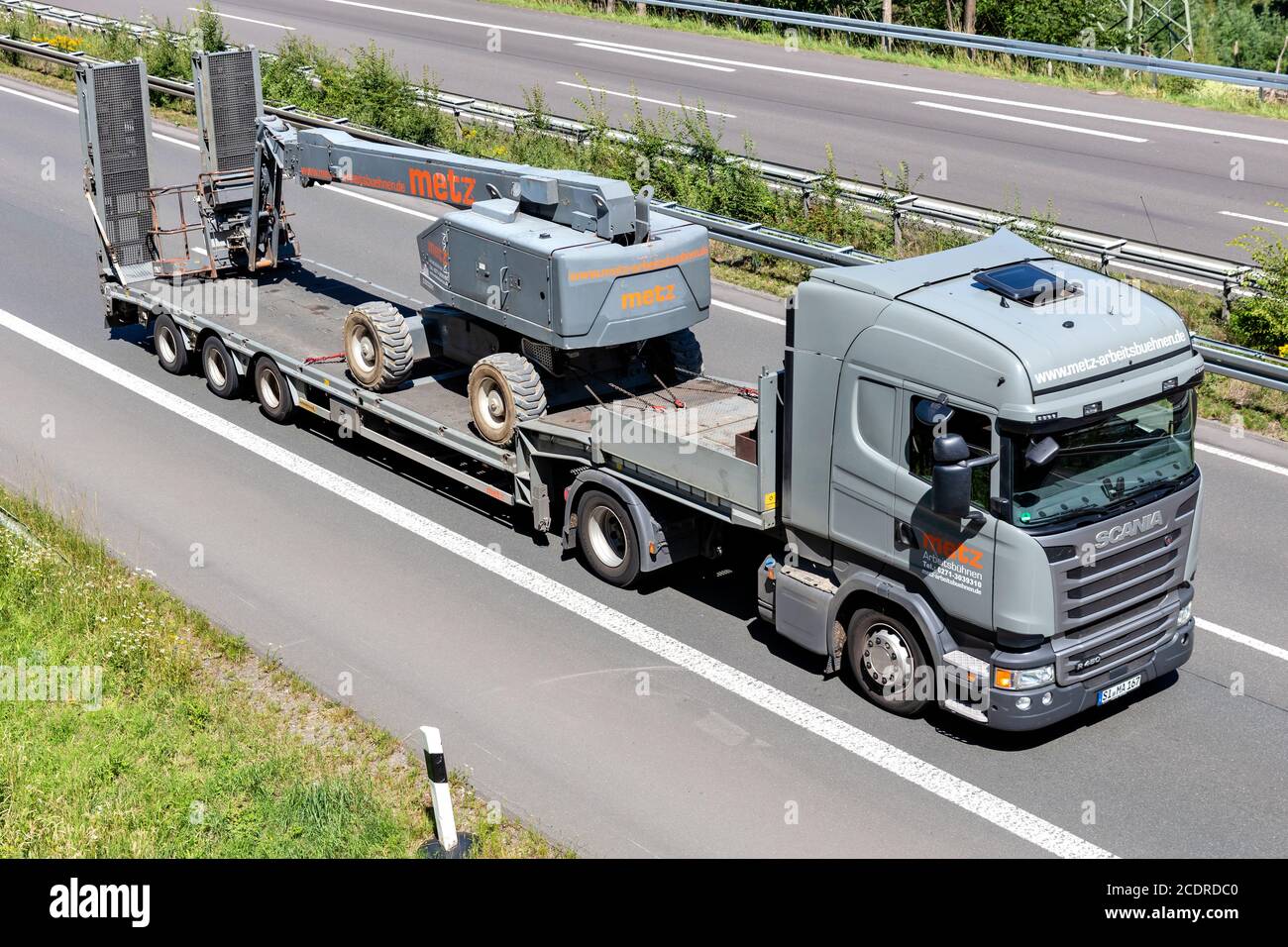 Scania flatbed lorry hi-res stock photography and images - Alamy