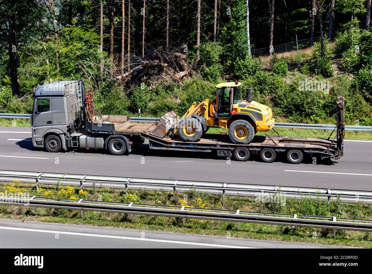 Flatbed truck hi-res stock photography and images - Alamy