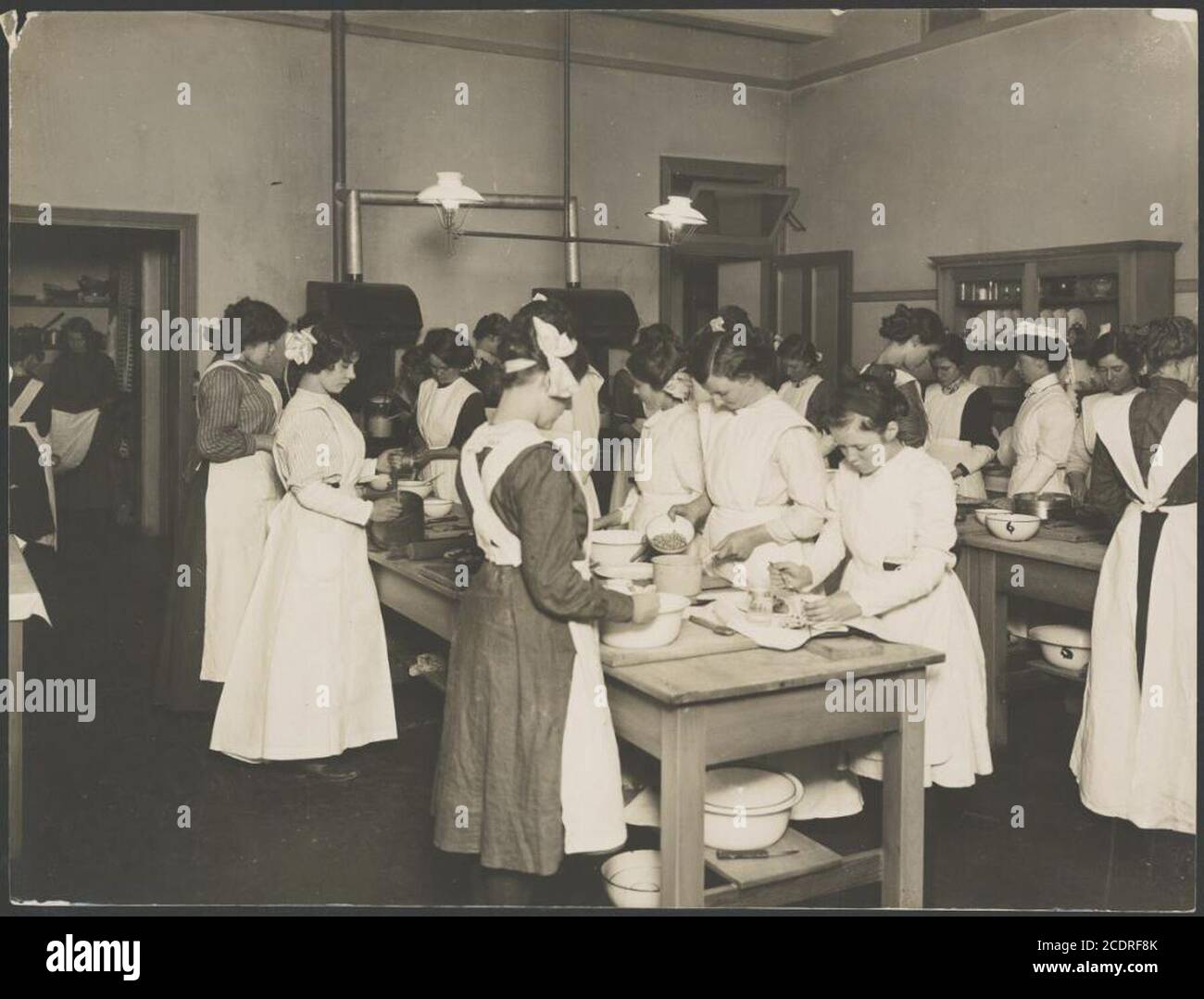 Domestic school 1912 hi-res stock photography and images - Alamy