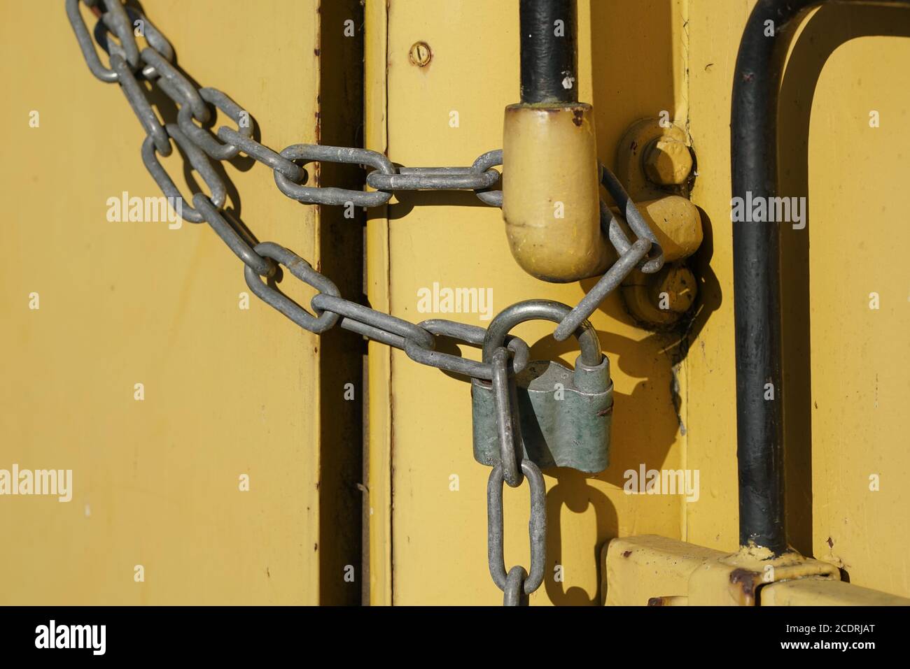 Safety chain in the door hi-res stock photography and images - Alamy