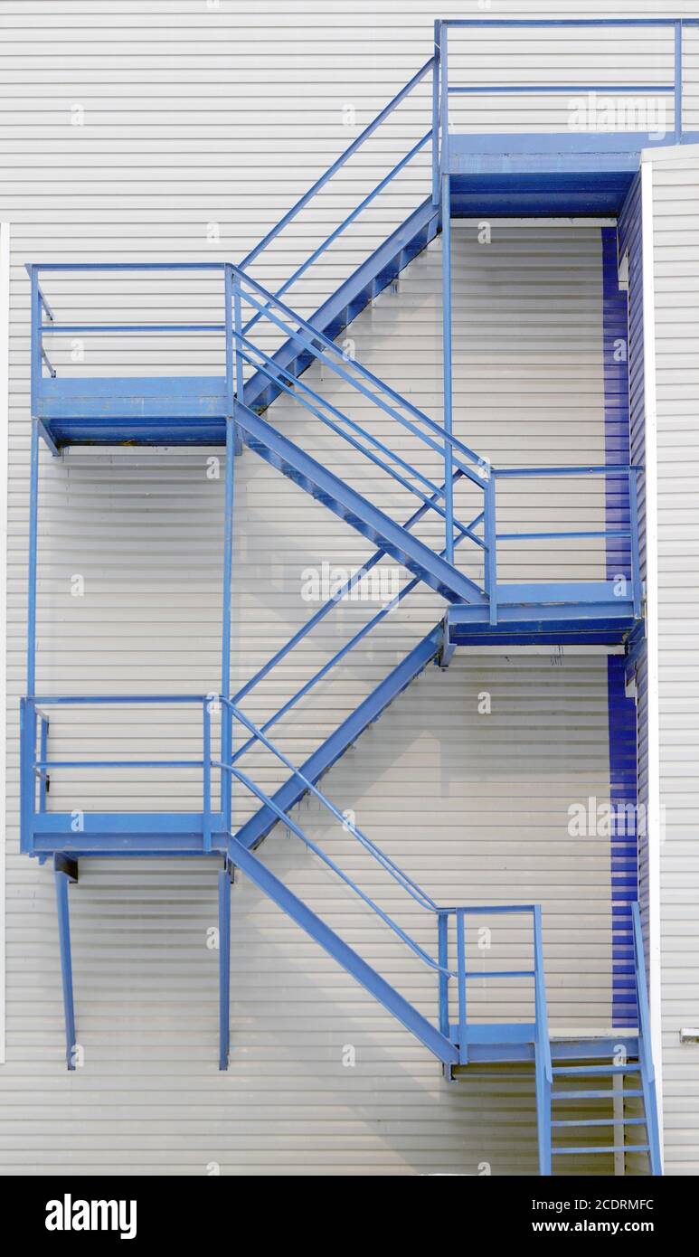 Flight of stairs hi-res stock photography and images - Alamy