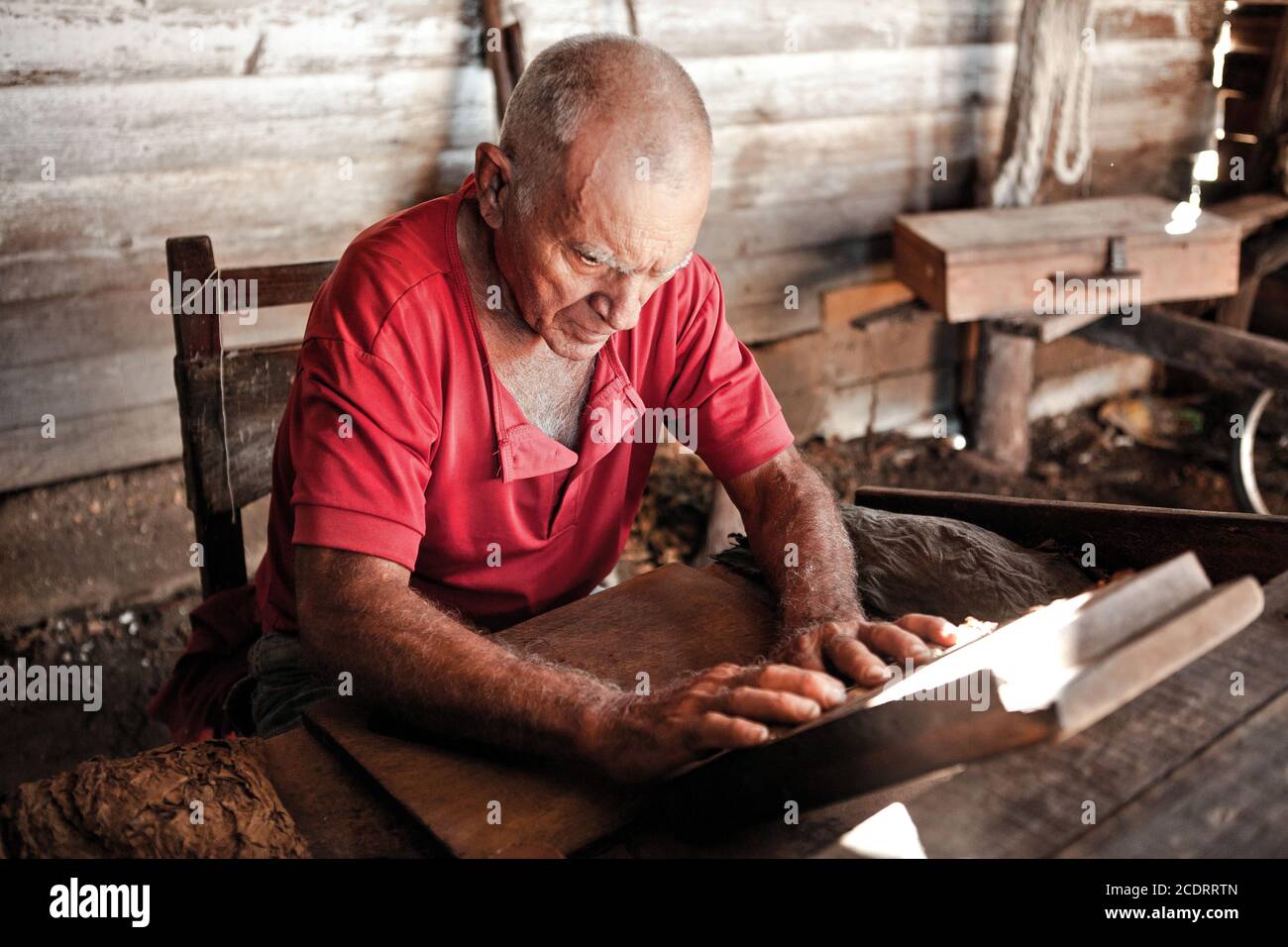 Cuban cigar factory hi-res stock photography and images - Alamy