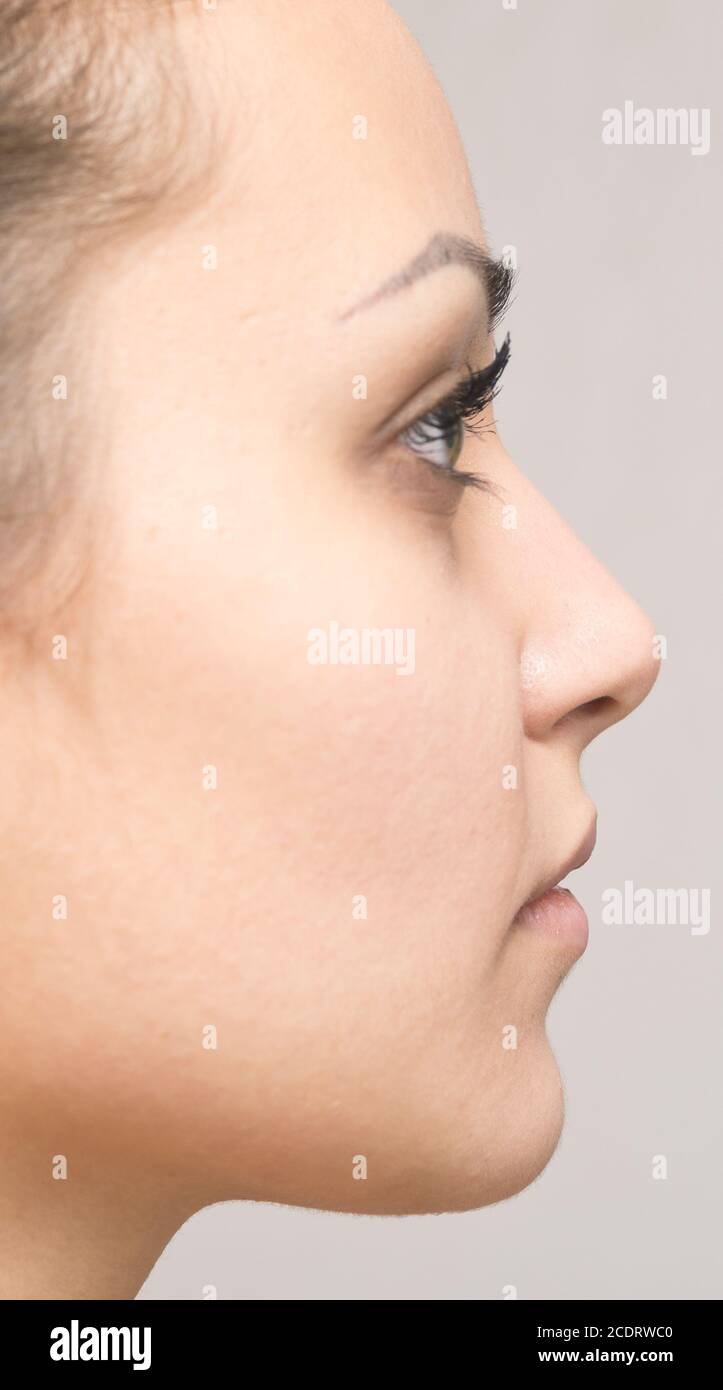 Woman head side view hi-res stock photography and images - Alamy