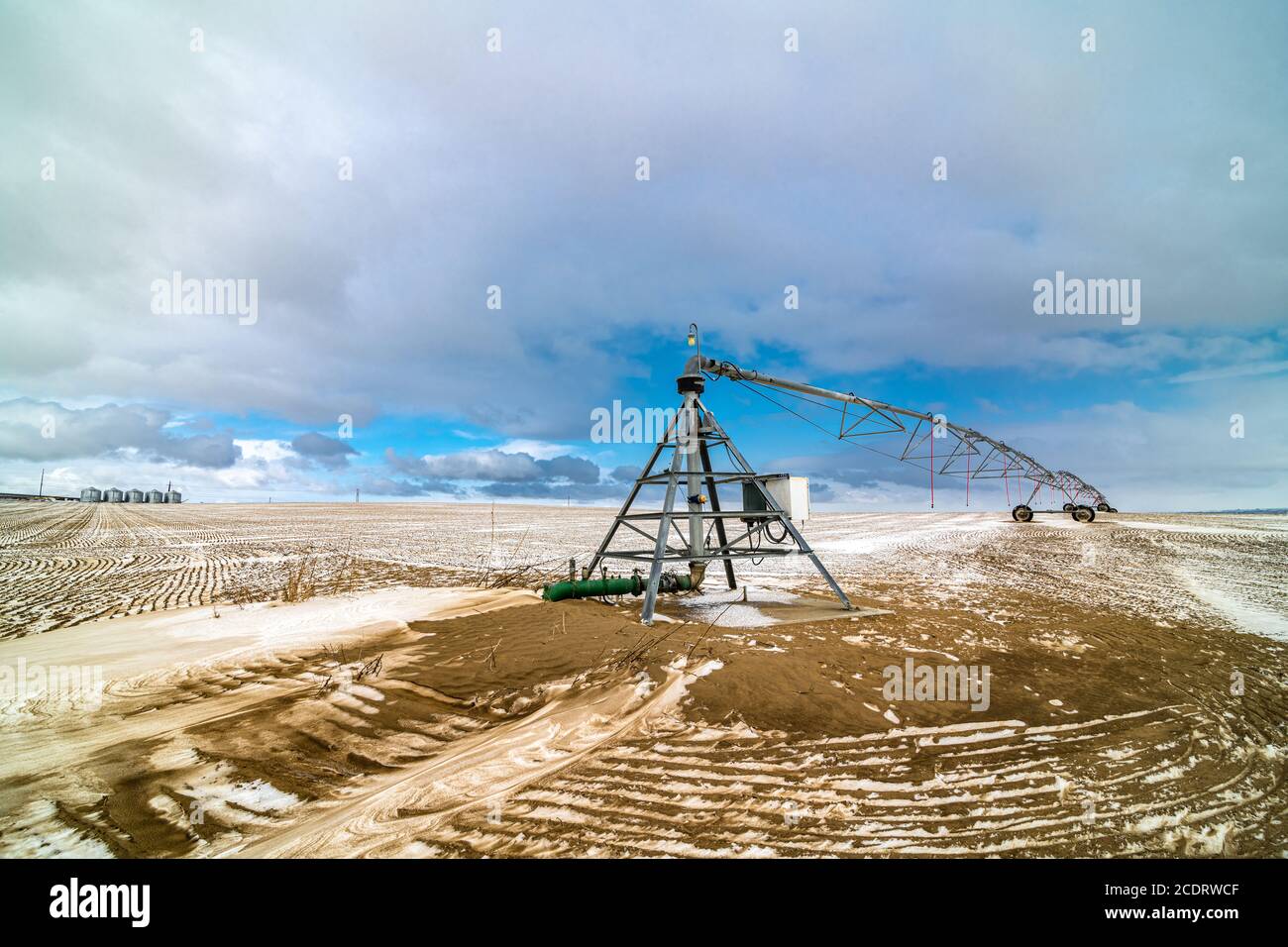 Side roll irrigation hi-res stock photography and images - Alamy