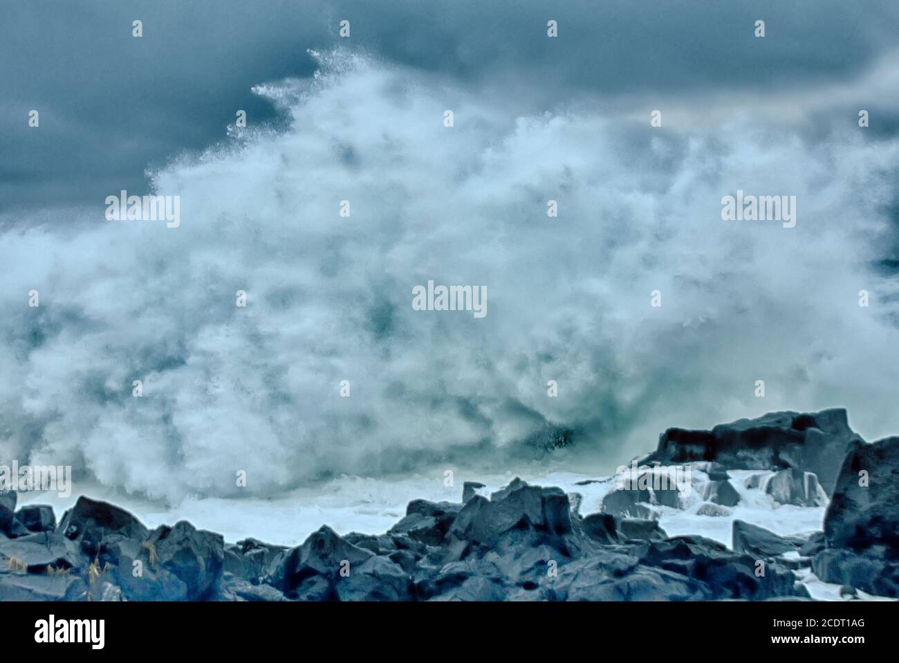 turbulent waves of Pacific ocean and rugged beauty Stock Photo - Alamy