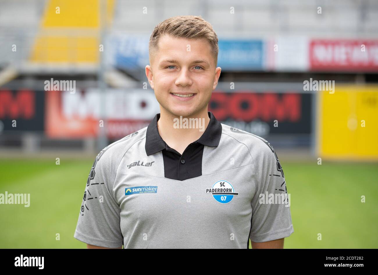 Robin trost hi-res stock photography and images - Alamy