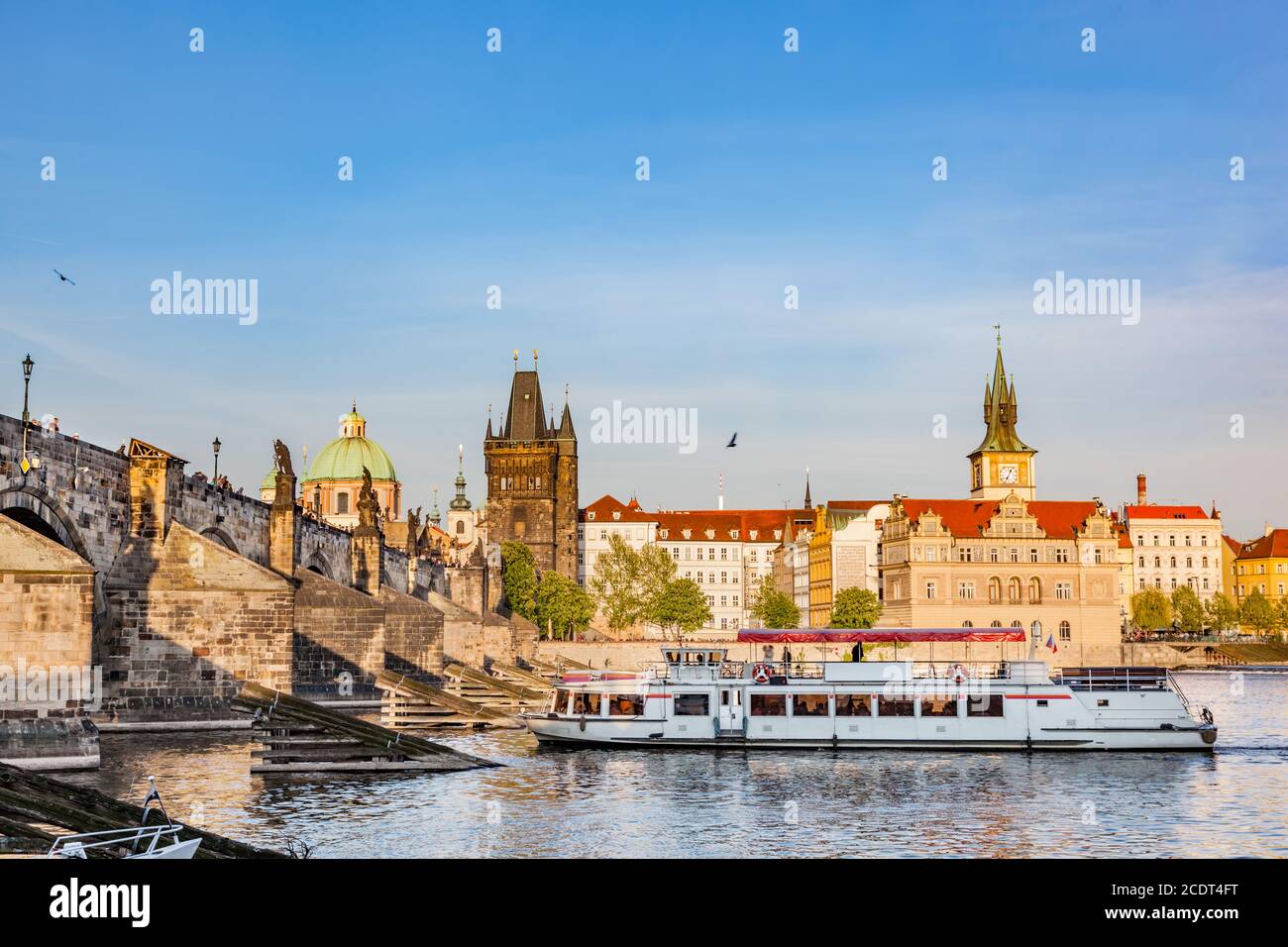 Cruise ship bridge hi-res stock photography and images - Alamy