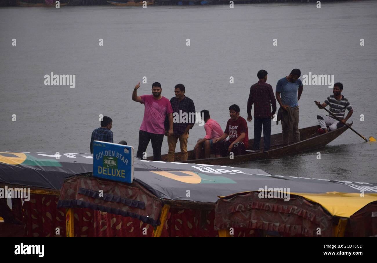 Raft in floods hi-res stock photography and images - Alamy