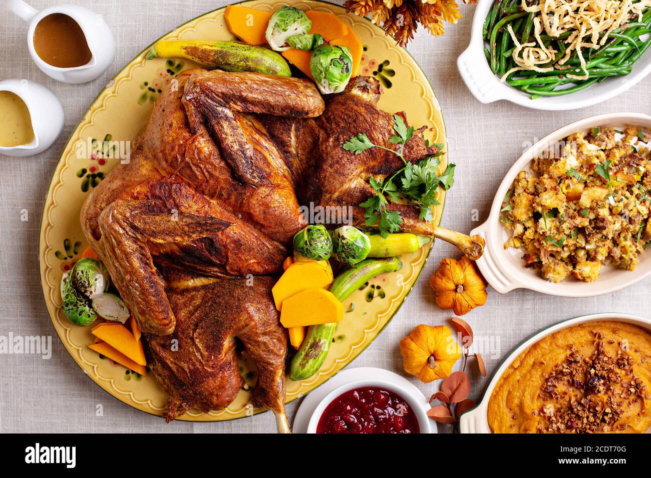 Thanksgiving table turkey hi-res stock photography and images - Alamy