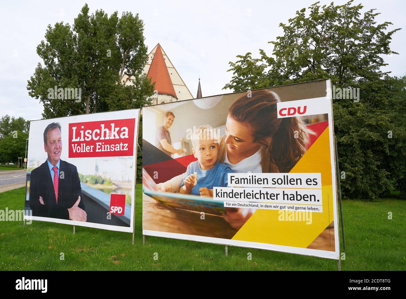 Election campaign posters hi-res stock photography and images - Alamy