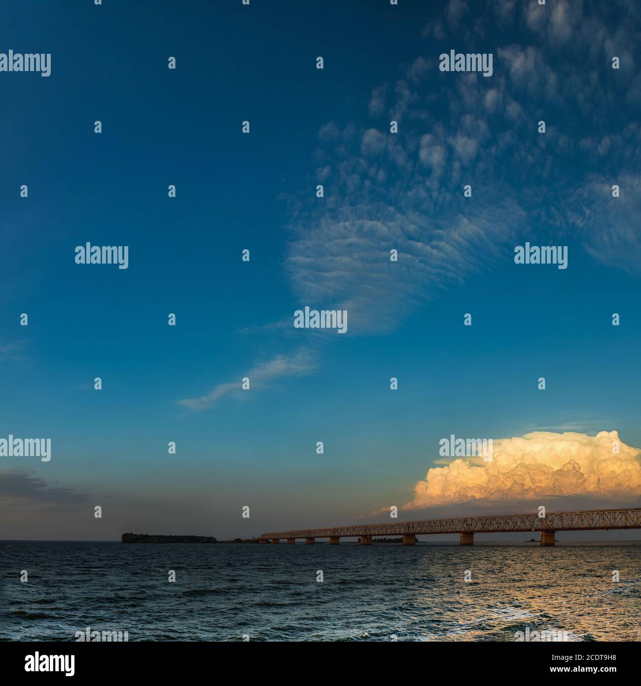 Stunning sunset colors hi-res stock photography and images - Alamy