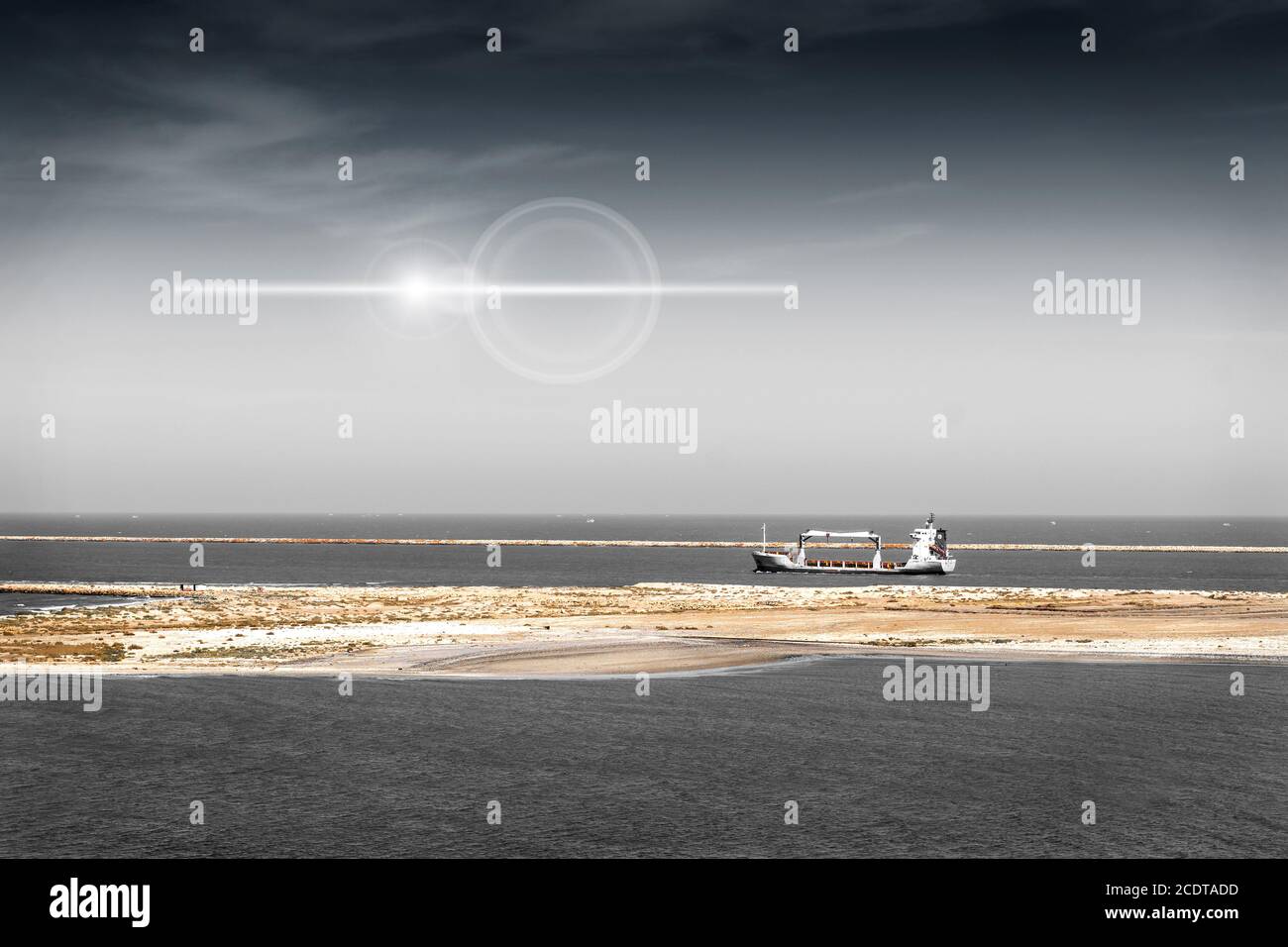 Empty container hi-res stock photography and images - Alamy