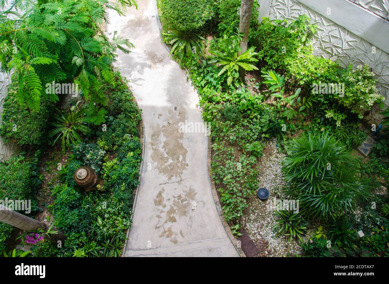 Curve pathways hi-res stock photography and images - Alamy