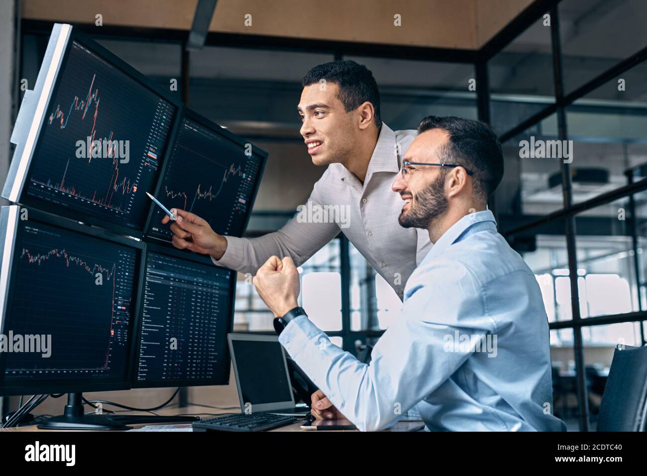 Happy traders stocks hi-res stock photography and images - Alamy