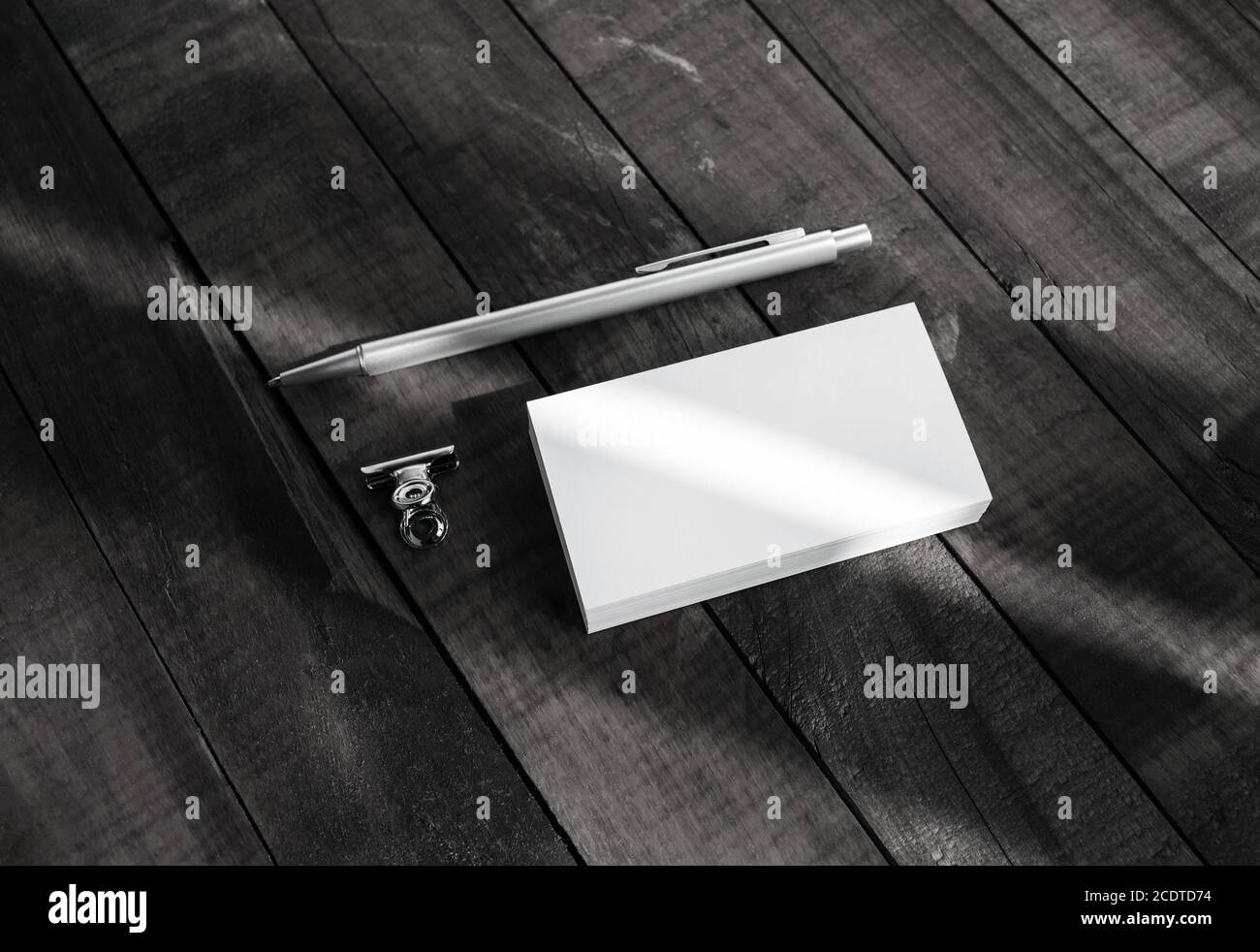 Business cards and pen Stock Photo - Alamy