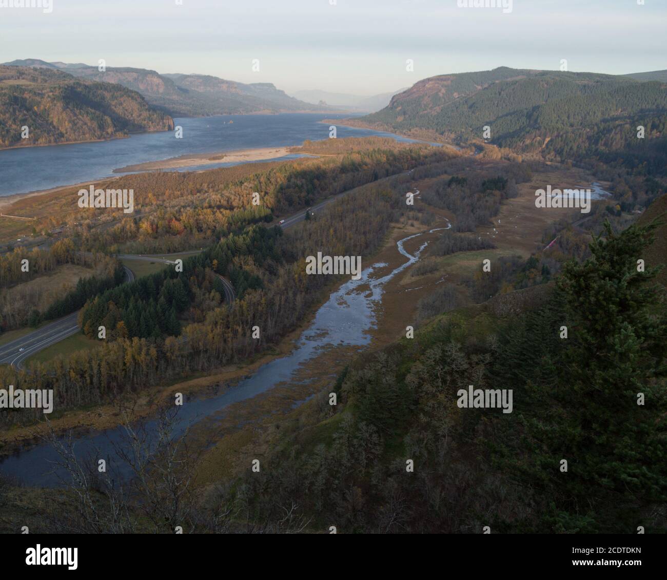 Colombia river gorge national scenic area hi-res stock photography and ...