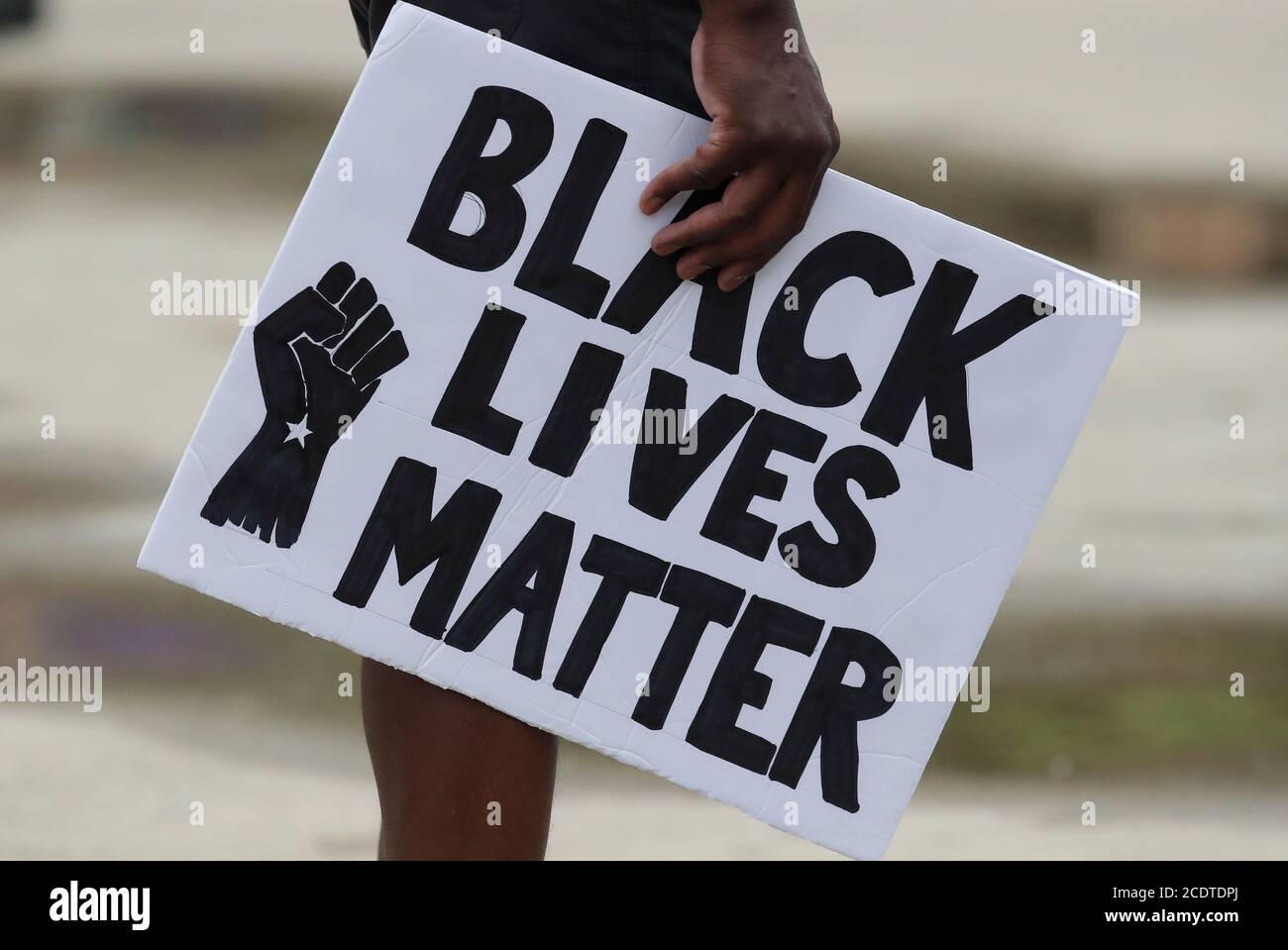 Black lives matter sign hi-res stock photography and images - Alamy