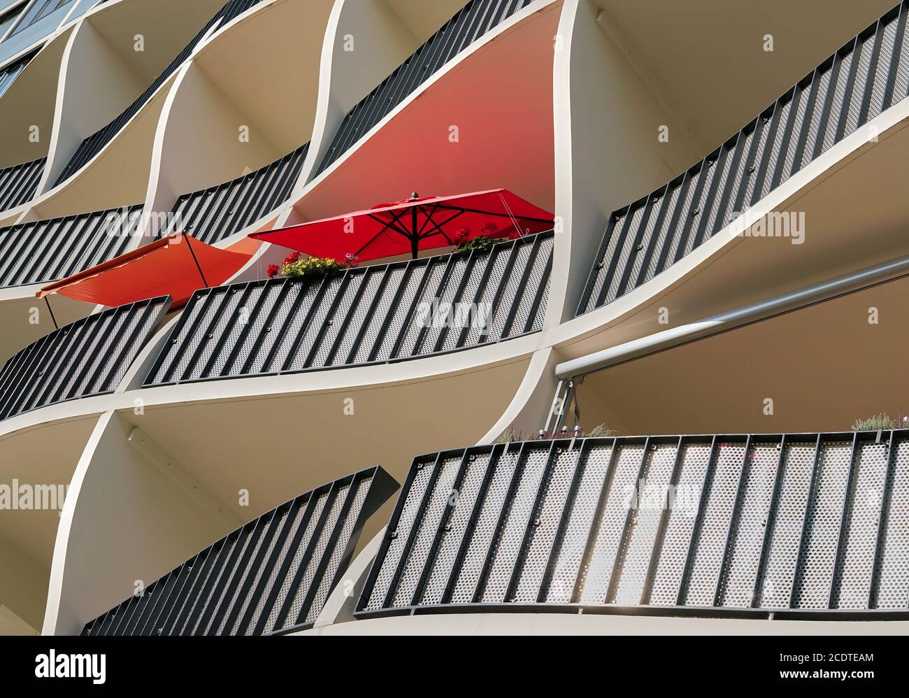 Curved parapet hi-res stock photography and images - Alamy