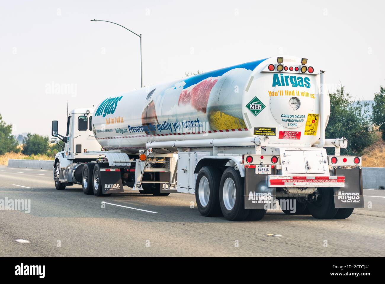 Liquid nitrogen tanker hi-res stock photography and images - Alamy