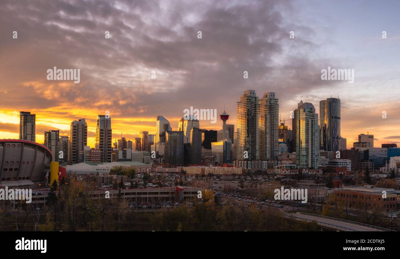 Calgary saddledome skyline hi-res stock photography and images - Alamy