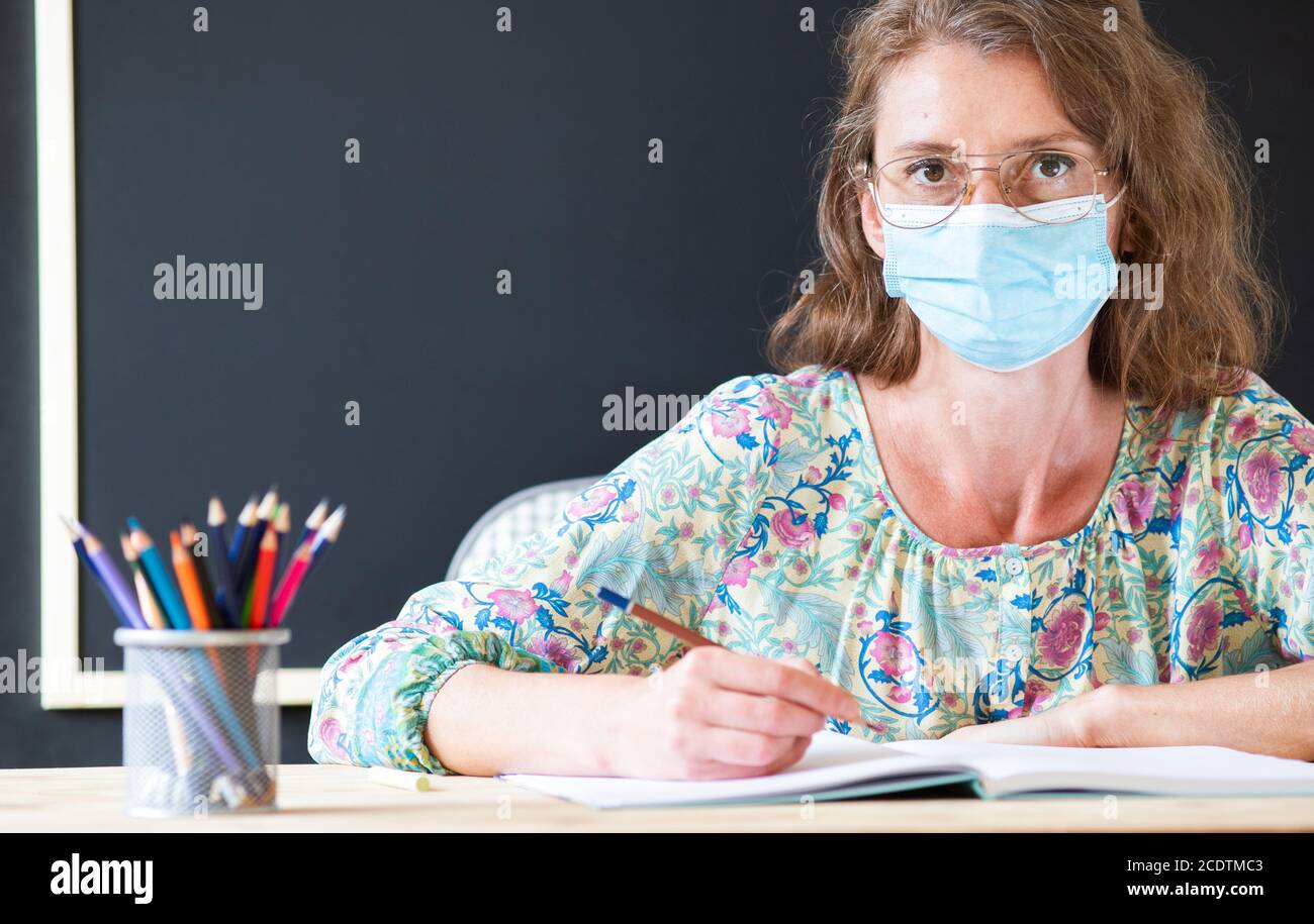 teacher wearing face mask back to school during covid pandemics Stock ...