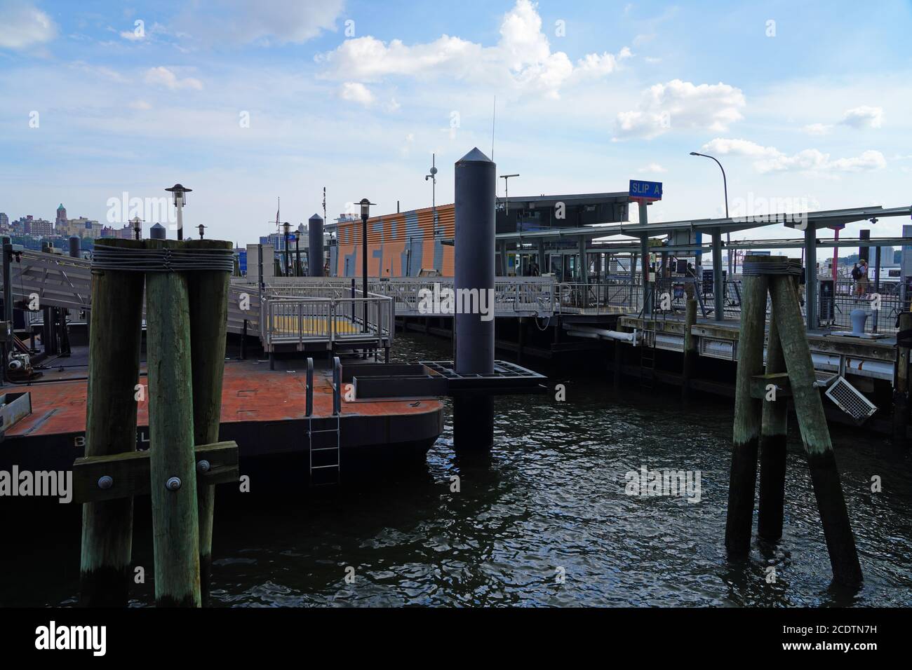 Pier 11 hi-res stock photography and images - Alamy
