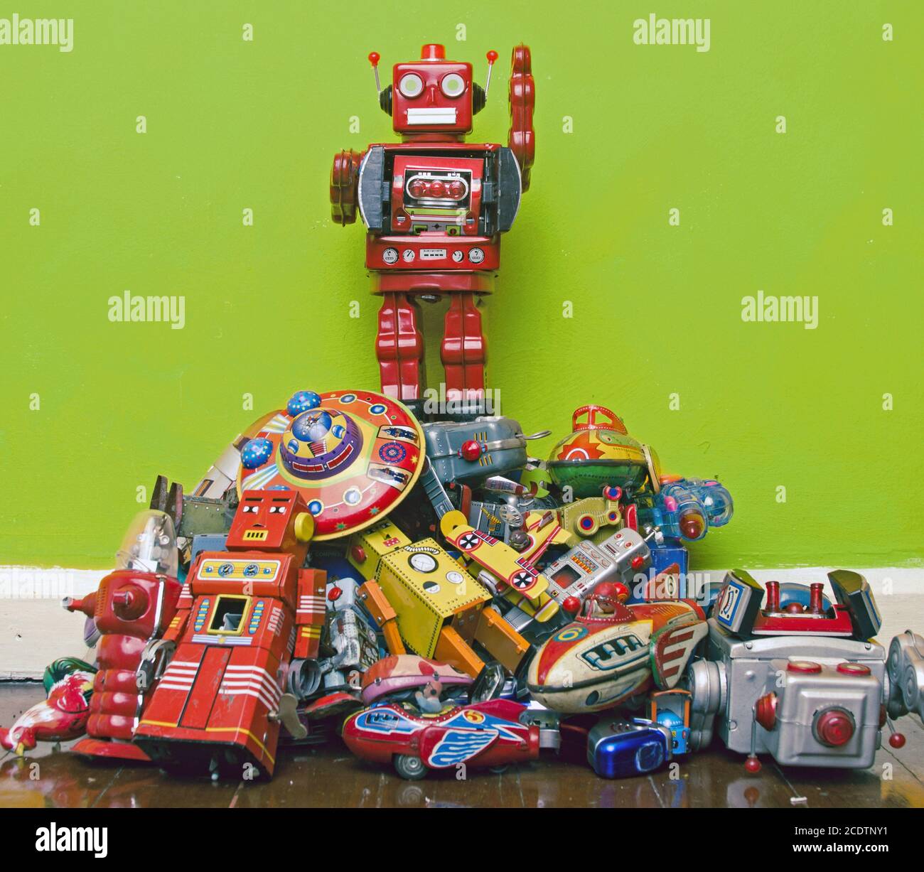 Violent robot hi-res stock photography and images - Alamy