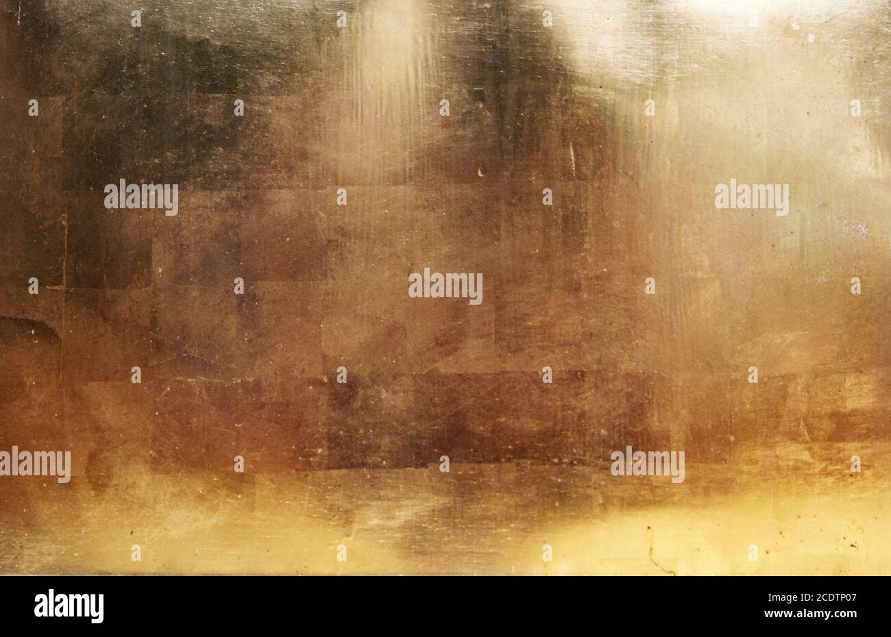 Gold metal hi-res stock photography and images - Alamy