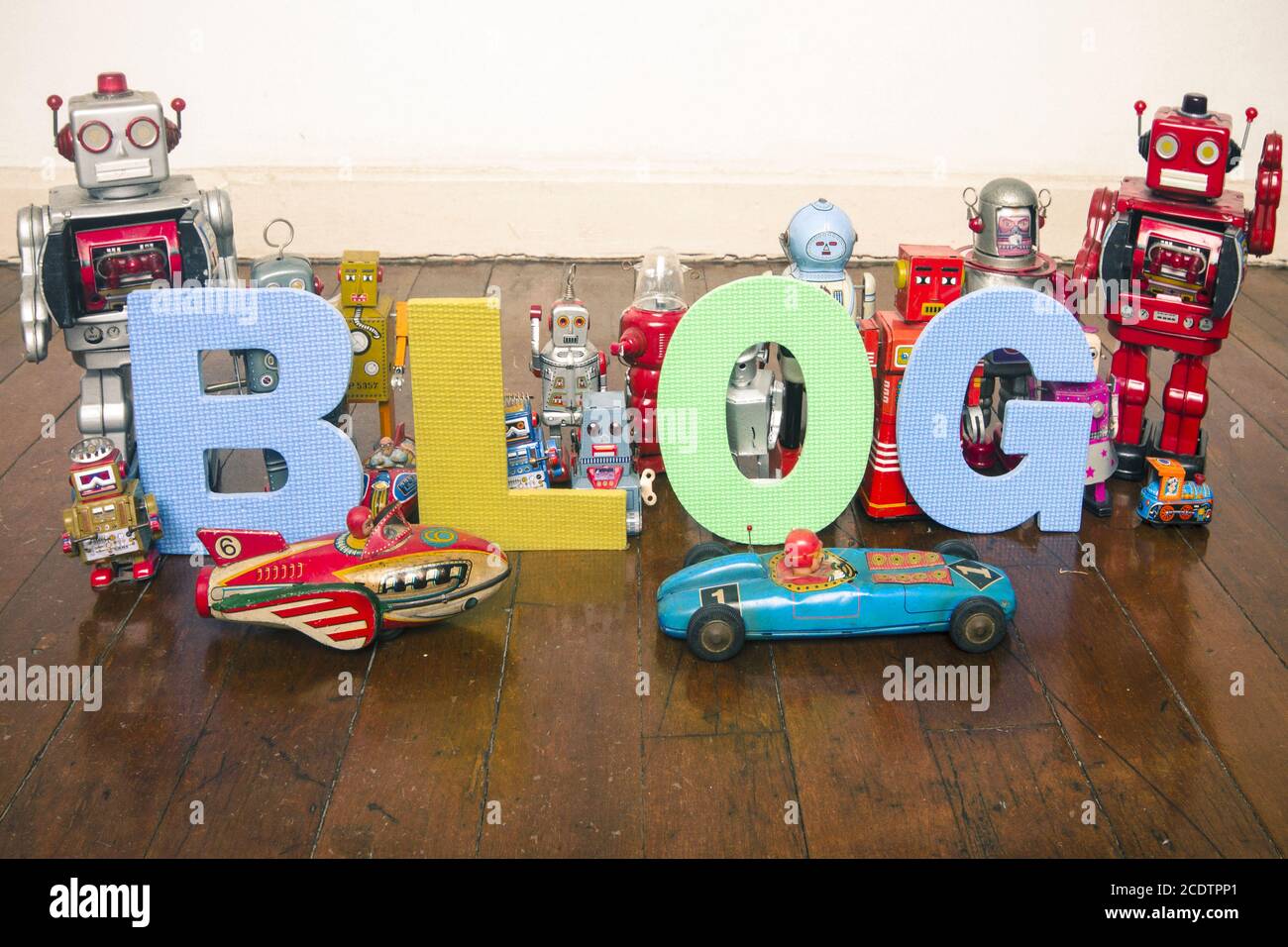 Global robots hi-res stock photography and images - Alamy