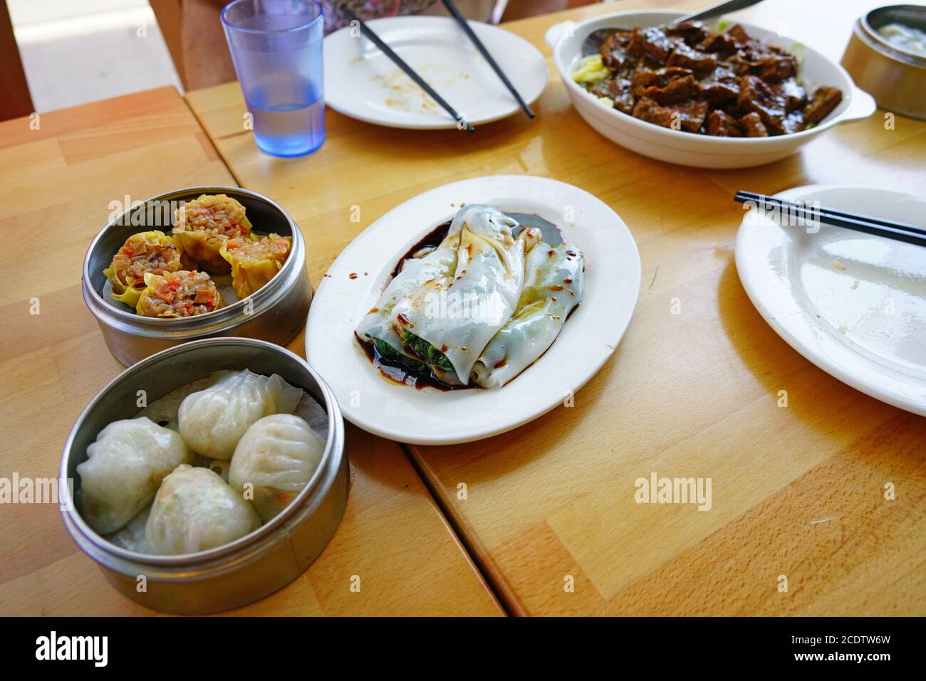 Eating kosher Chinese vegan dim sum dumpling Stock Photo - Alamy
