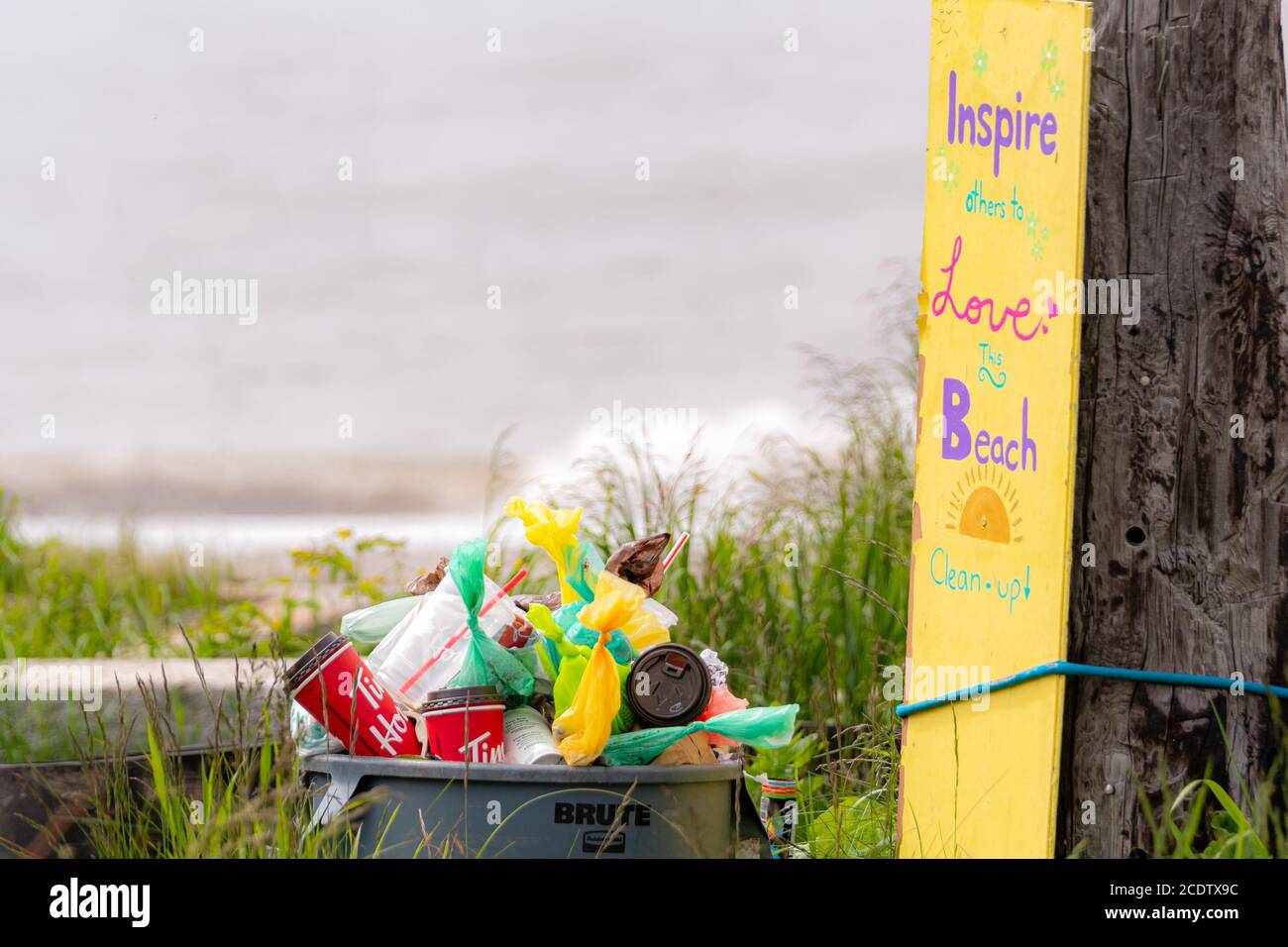 Saint John, NB, Canada - June 20, 2020: A garbage can by a beach ...