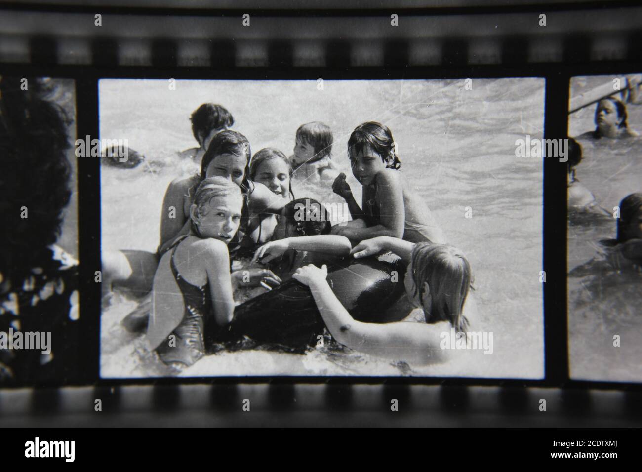 Pool party 1970s hi-res stock photography and images - Alamy