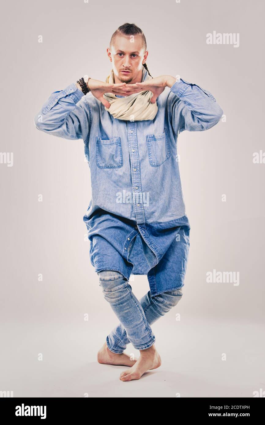 Contemporary dance dancer hi-res stock photography and images - Alamy