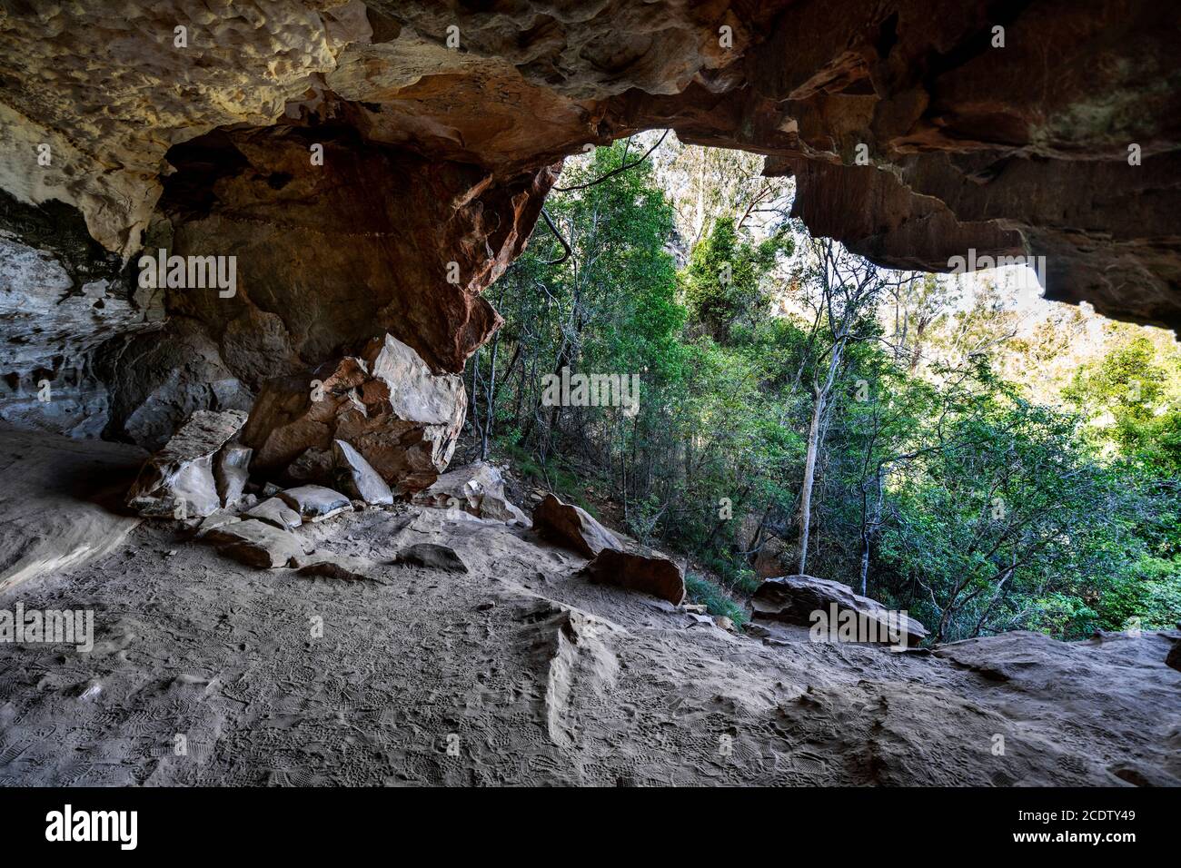 Dragon Cave at Sandstone cliffs at Cania Gorge National Park ...