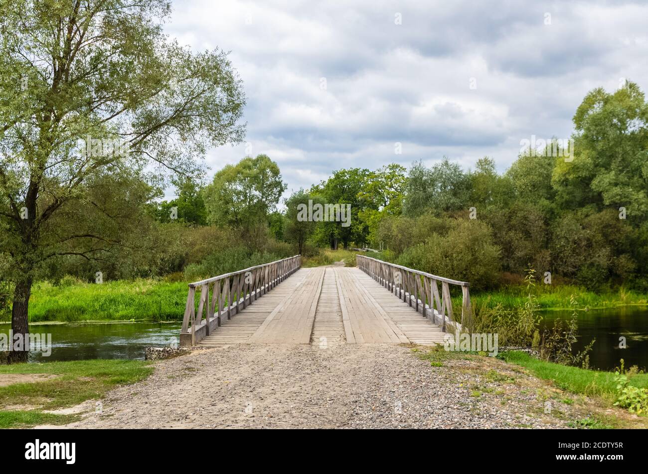 Rural bridge hi-res stock photography and images - Alamy
