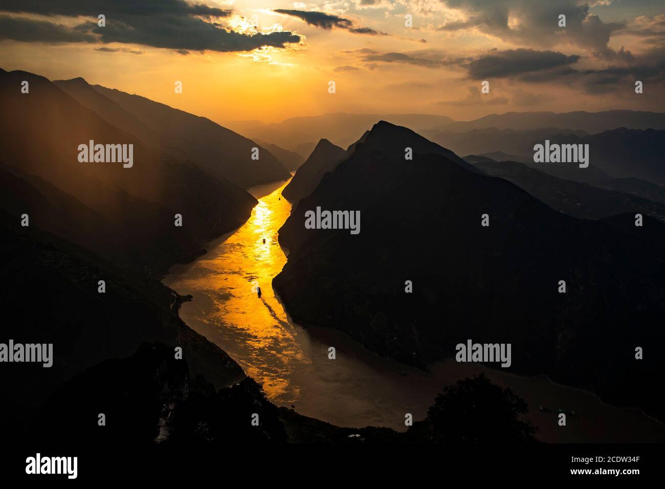 Ships sail on beijing hi-res stock photography and images - Alamy