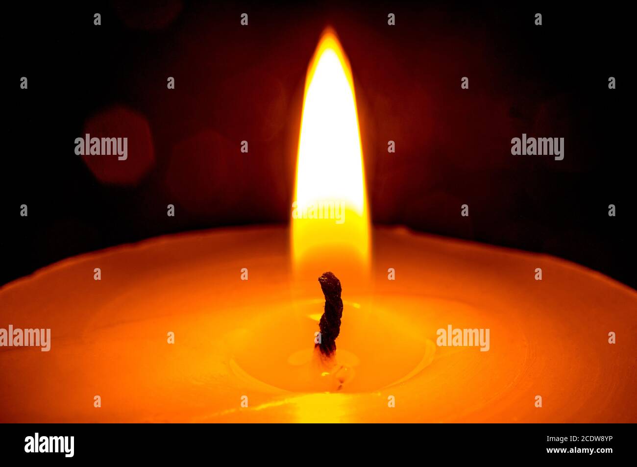 Candle flame burning hi-res stock photography and images - Alamy