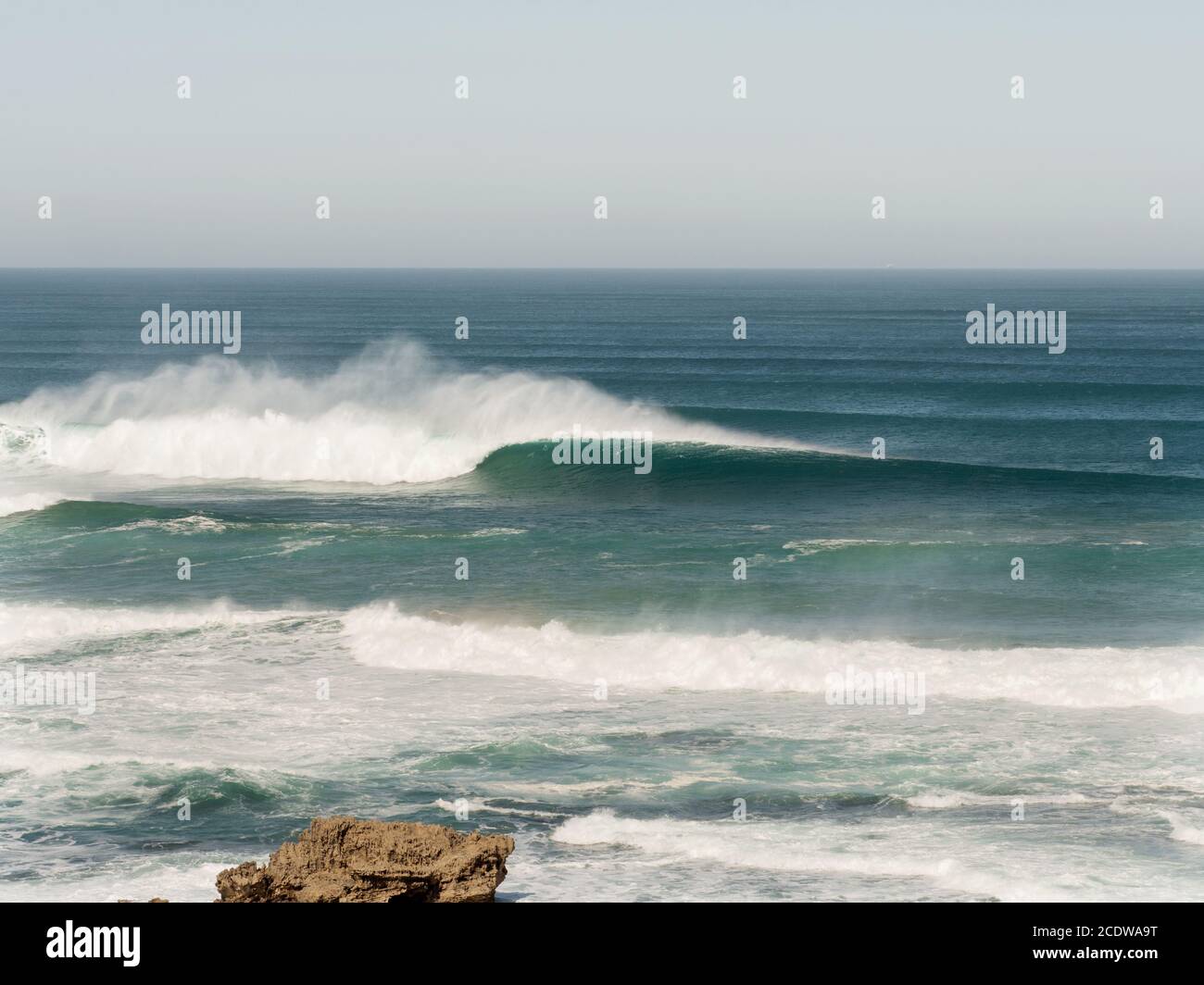Ocean waves at Point Nepean Stock Photo - Alamy