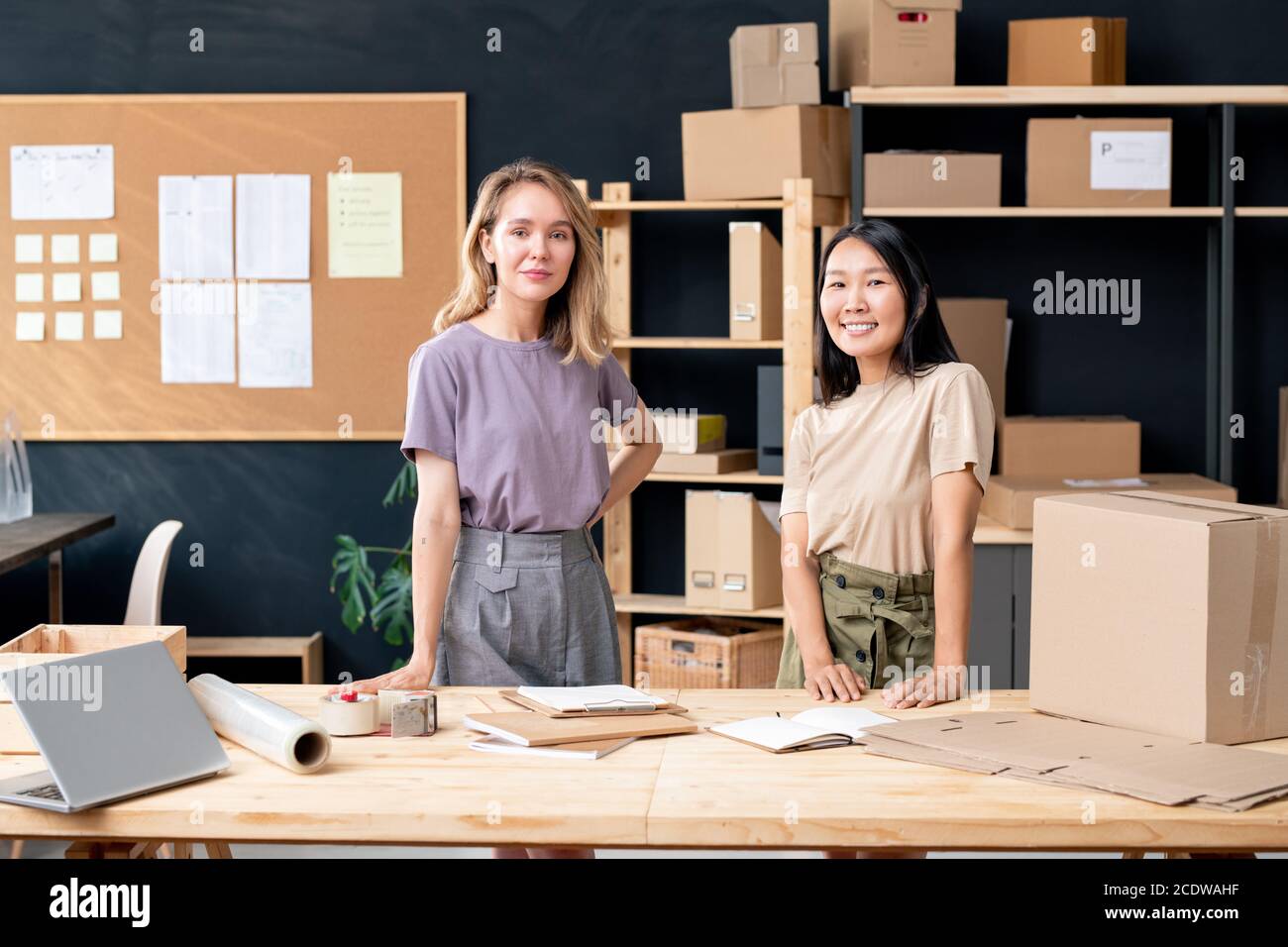 Office warehouse workers hi-res stock photography and images - Alamy