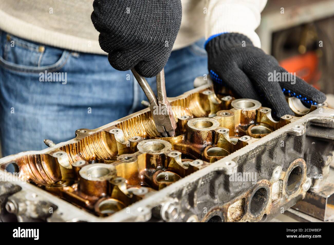 Engine repair hi-res stock photography and images - Alamy