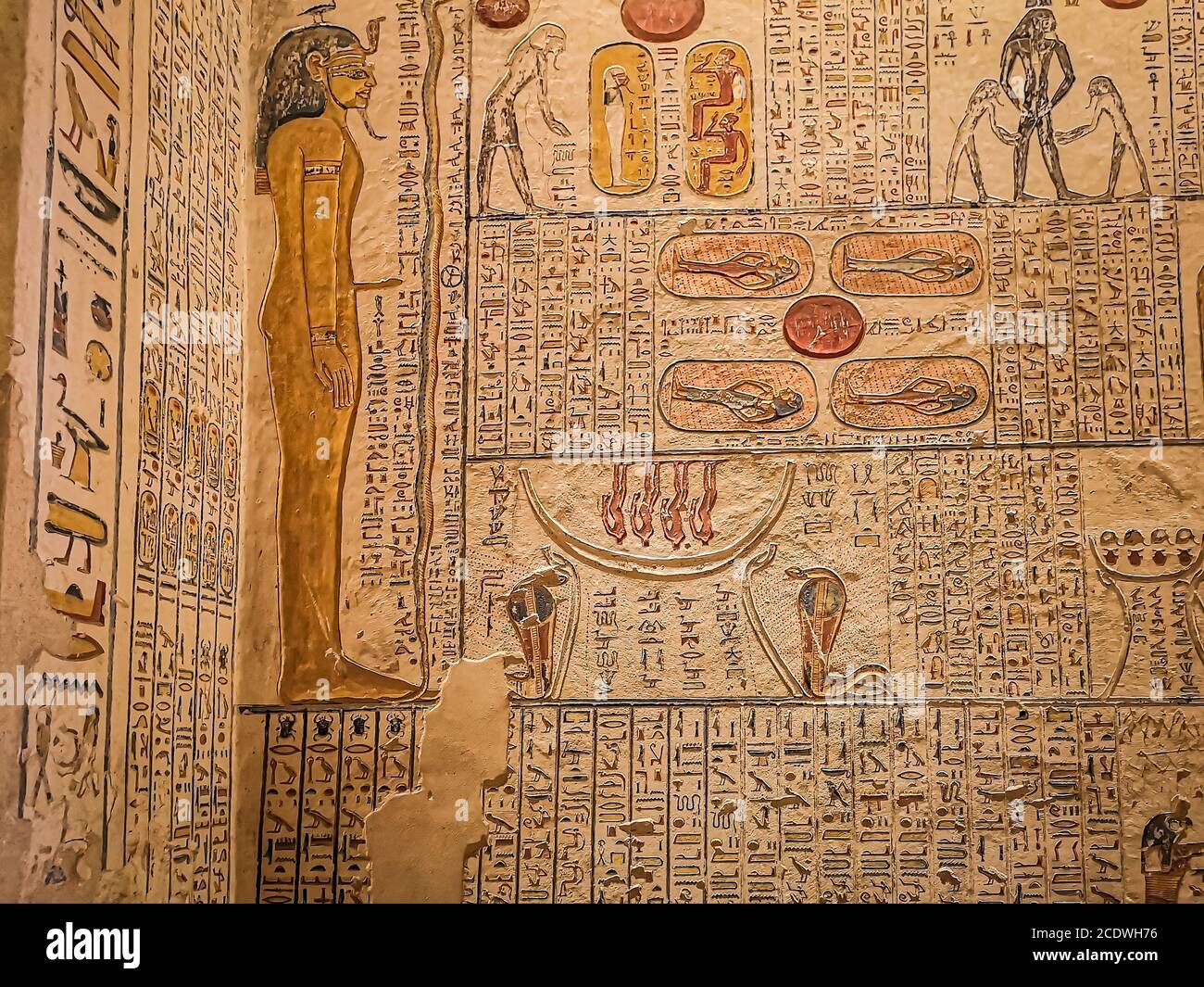 Hieroglyphs wall hi-res stock photography and images - Alamy
