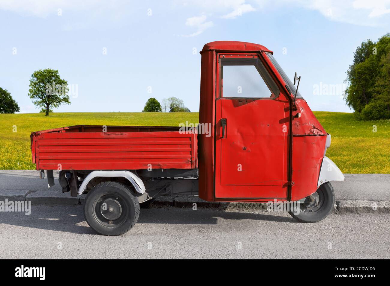 Classic italian truck hi-res stock photography and images - Alamy