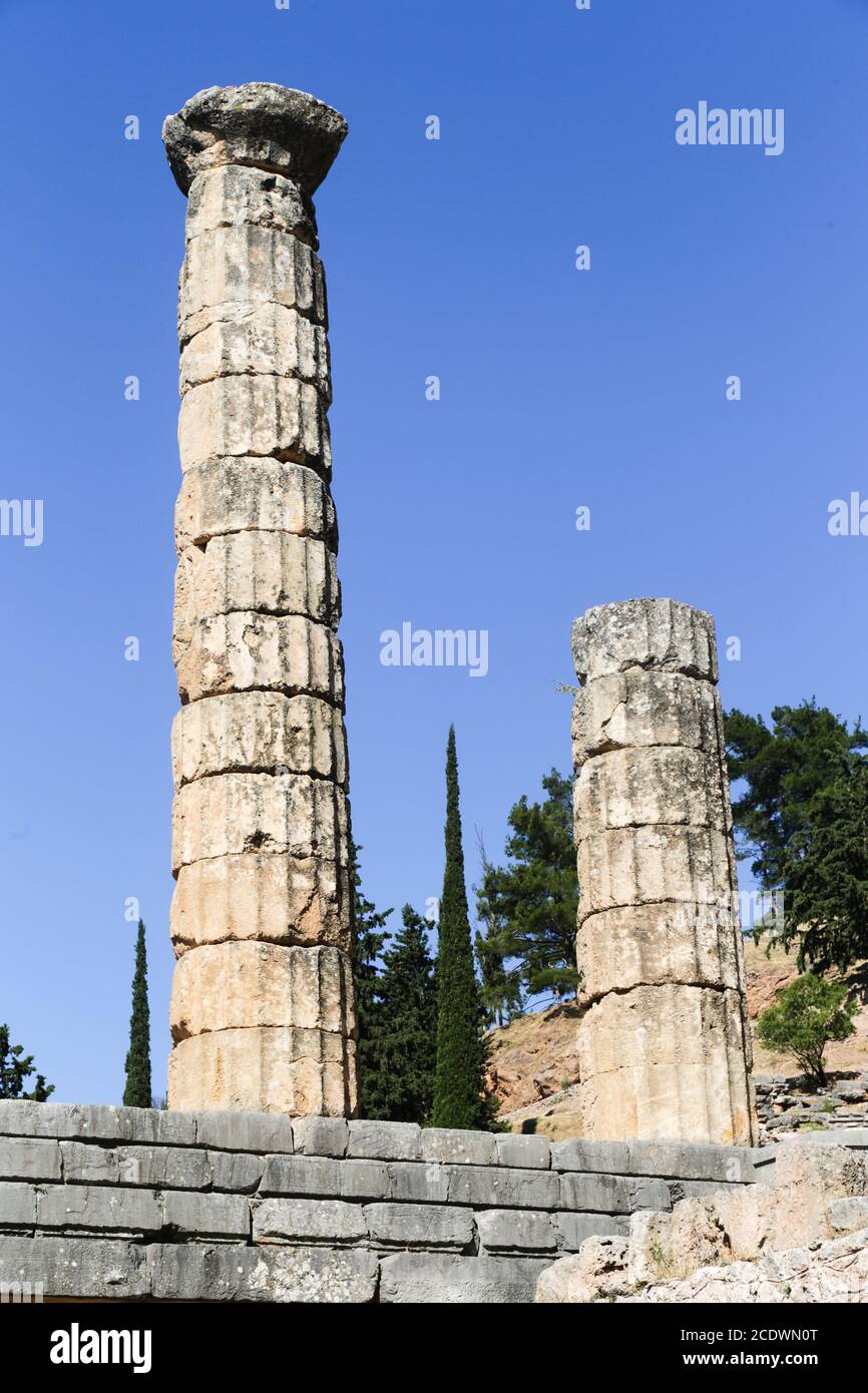 Theater temple apollo delphi hi-res stock photography and images - Alamy