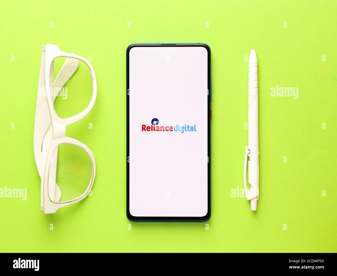 Reliance Mobile Store Logo