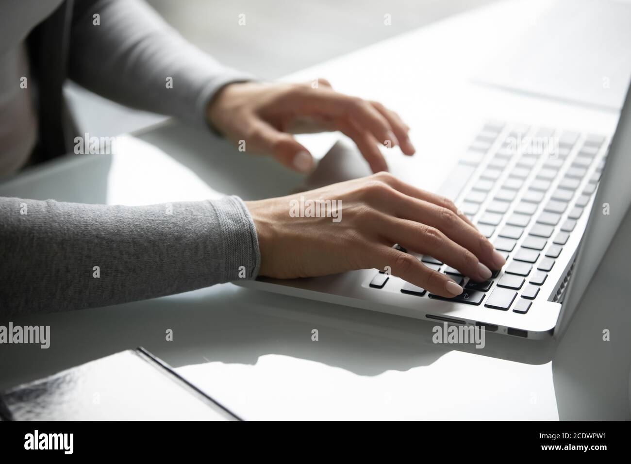 Closeup hands business woman typing hi-res stock photography and images ...