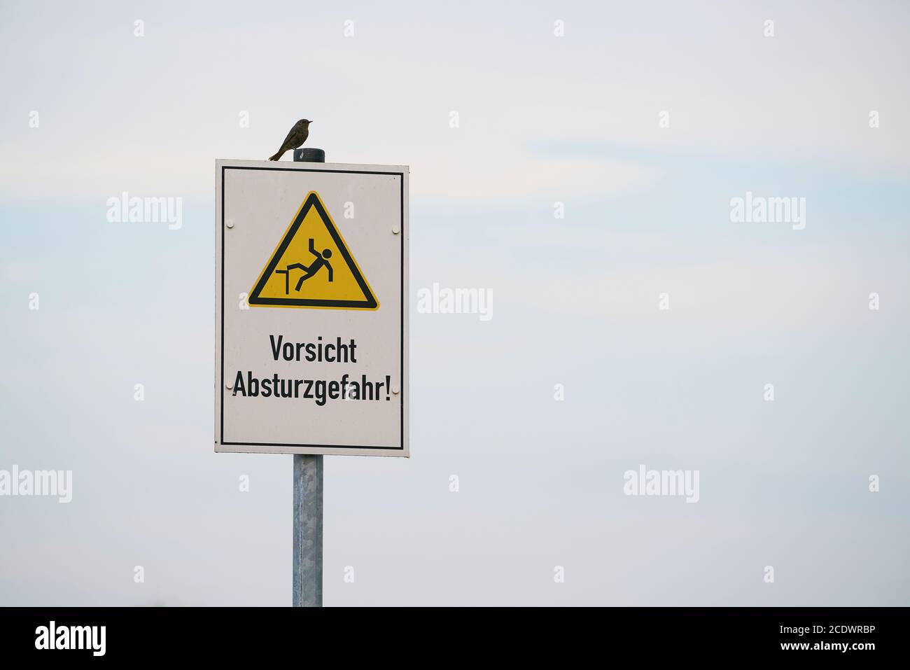 Falling hazard sign hi-res stock photography and images - Alamy
