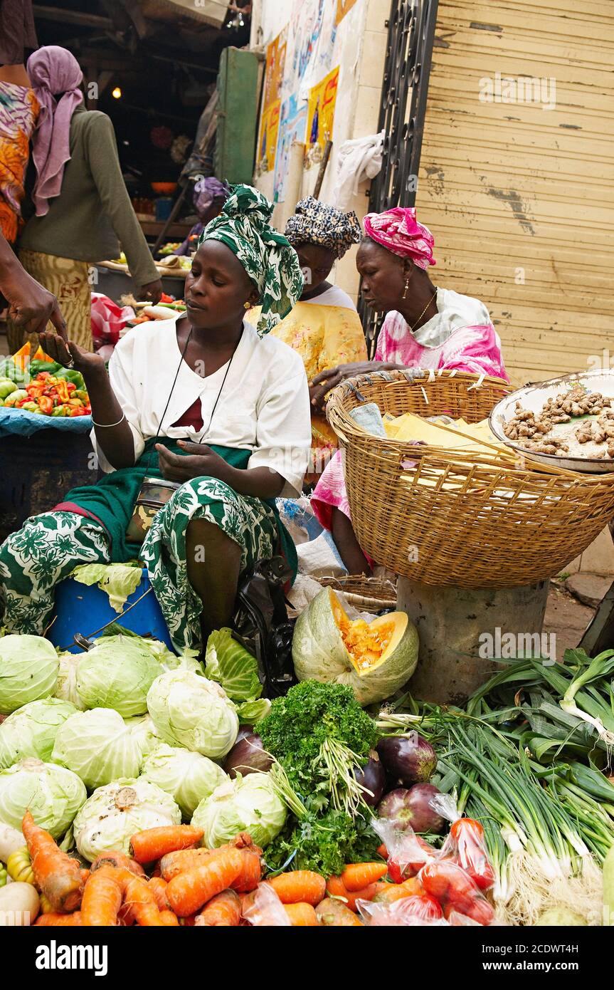 Sandaga market dakar senegal west hi-res stock photography and images ...