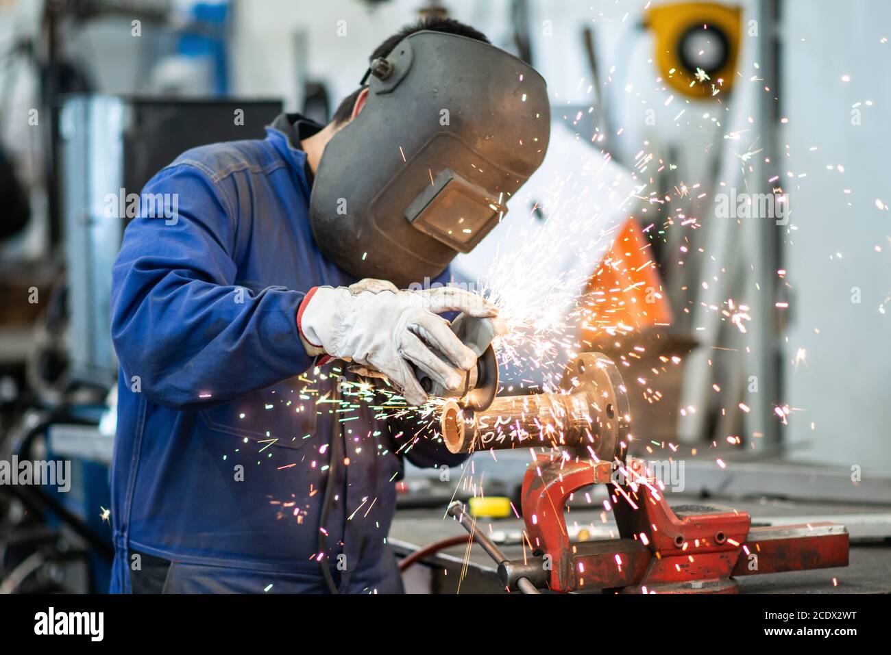 Man grinding hi-res stock photography and images - Alamy