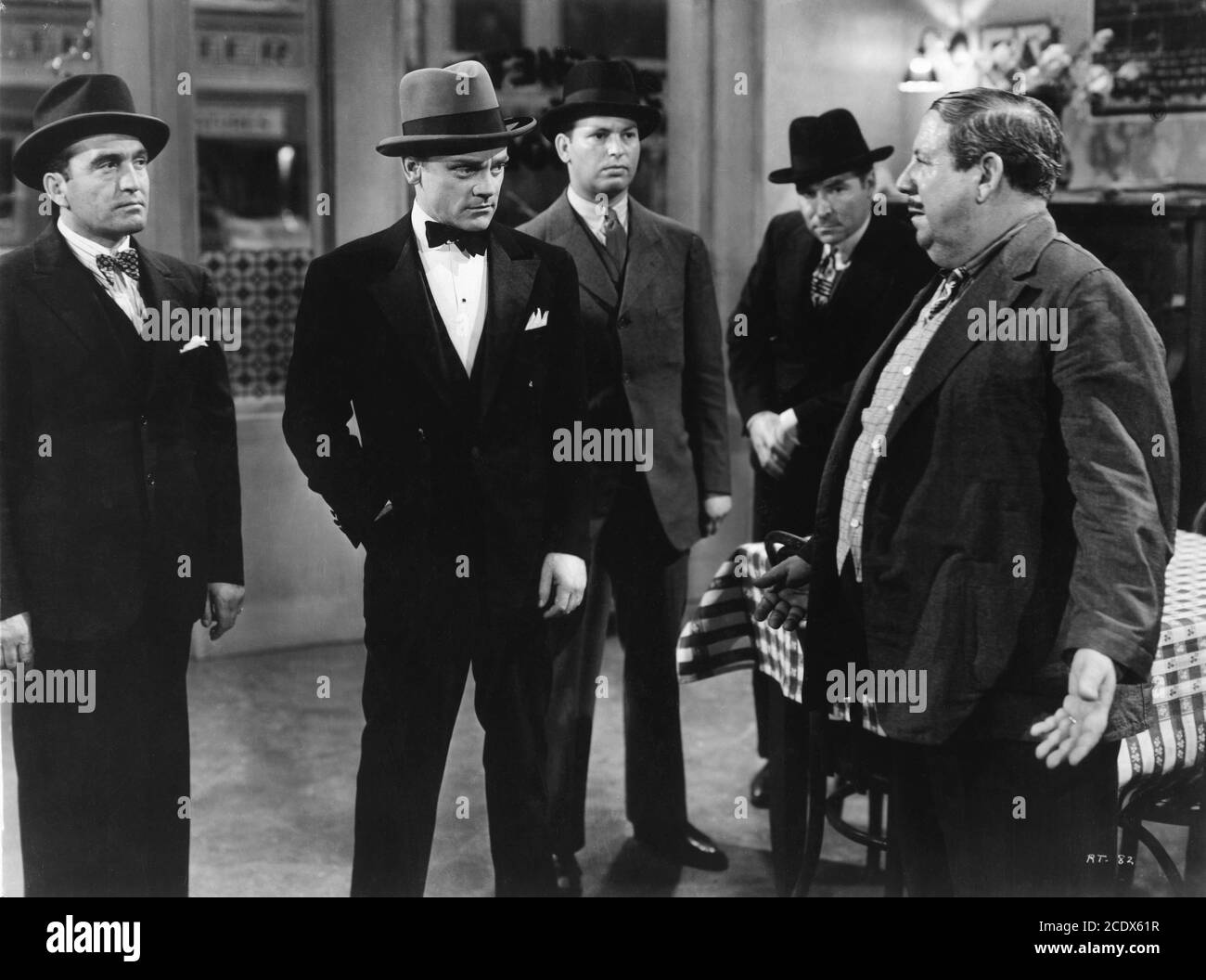 JAMES CAGNEY and GEORGE HUMBERT (far right) n THE ROARING TWENTIES 1939 ...
