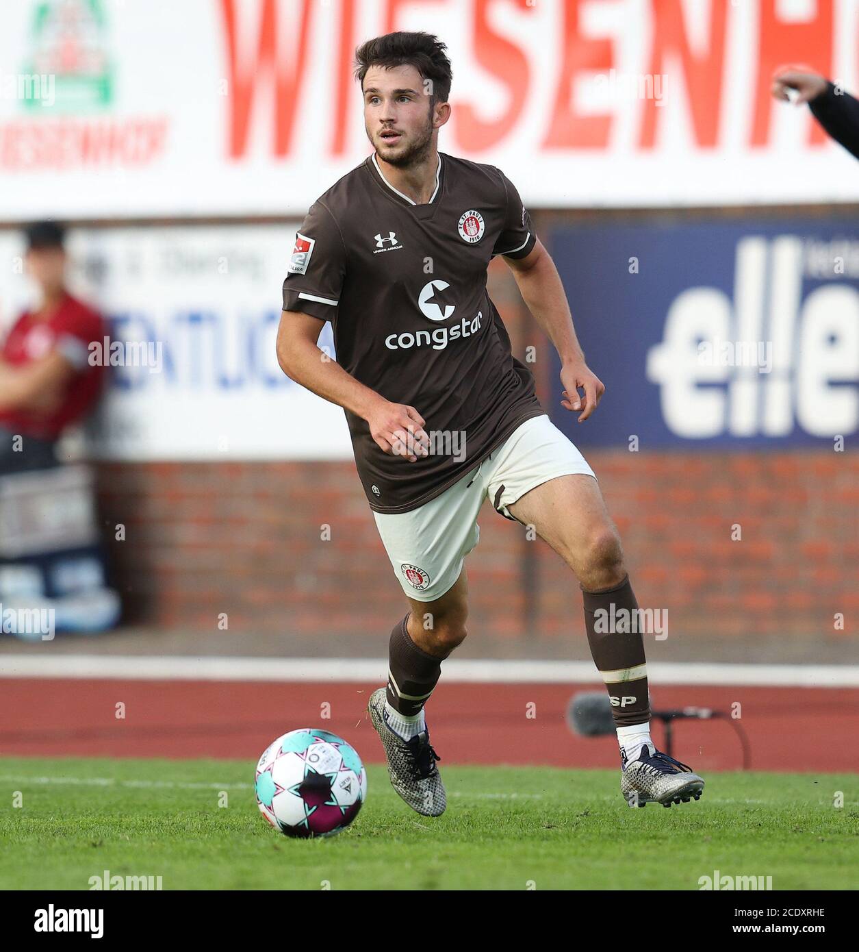 Leon flach fc st pauli hi-res stock photography and images - Alamy